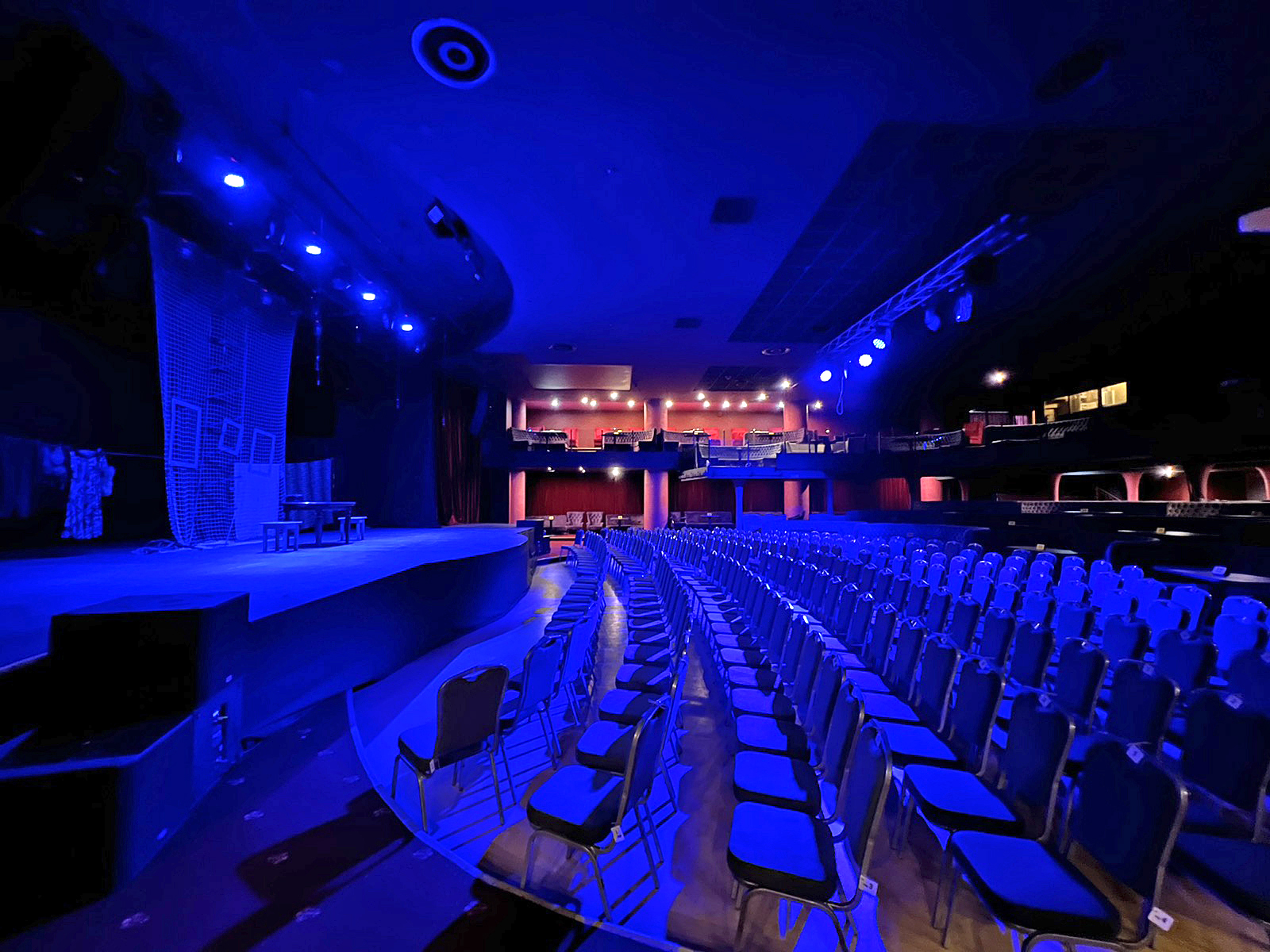 Стільці «Роял» у культурному центрі Freedom Hall, м. Київ